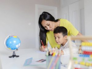 6 Ways to Study With a Toddler Around in Pakistan